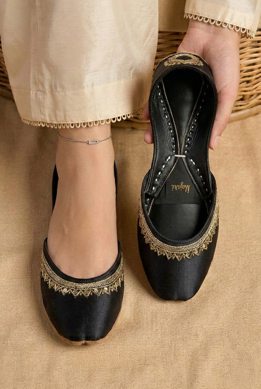 FLORID (BLACK) – Mojari by Shalimar Shoes